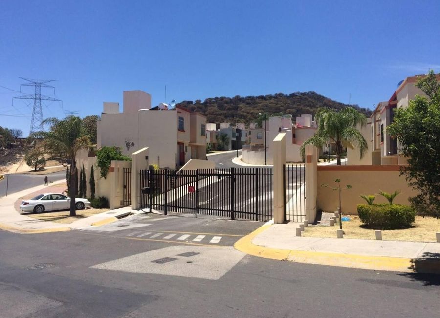 Casa en Fracc. Residencial Albaterra, Zapopan, Jalisco. **Remate ...