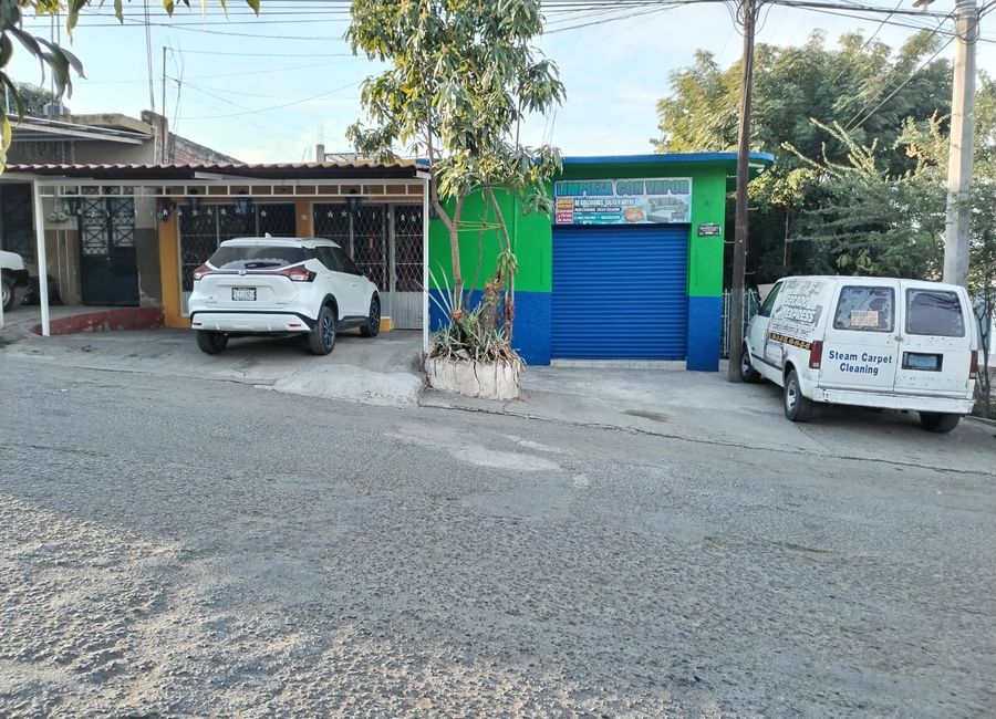 RENTO ESQUINA A FRANQUICIAS, COL LOMAS DE PALMIRA, APATZINGAN, MICH ...