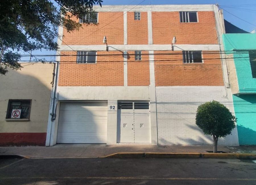 Edificio de uso comercial y casa | Lamudi.com.mx