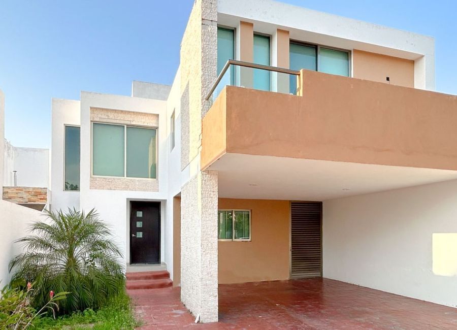 Casa de 3 Recamaras en Venta en Merida en Privada Porto en Santa Gertrudis Copo | Lamudi.com.mx