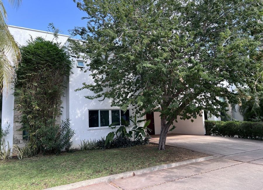 Casa en Renta en Mérida, Privada Las Palmas, Montes de Amé | Lamudi.com.mx