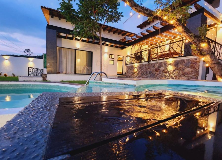 VENTA DE CASA EN PRIVADA DALIAS II EN RANCHO SAN DIEGO IXTAPAN DE LA ...