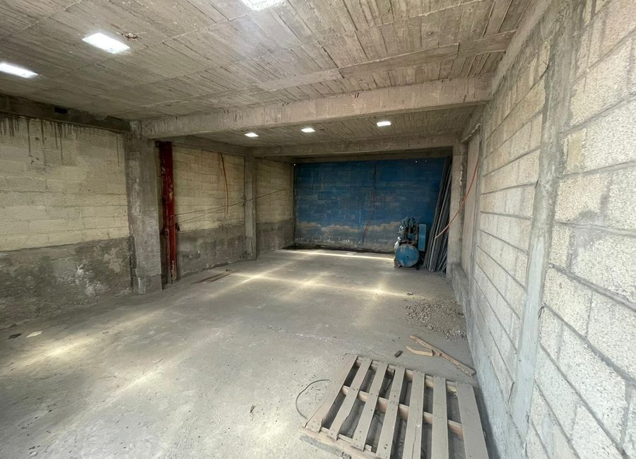 Bodega comercial ideal para almacenaje con fáciles accesos. Única en la ...
