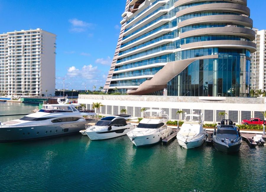 Departamento en venta en Puerto Cancún, vista al mar con marina privada! (SKT) | Lamudi.com.mx
