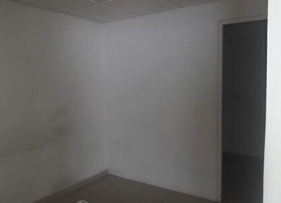 LOCAL EN RENTA EN INTERLOMAS, MAGNOCENTRO. | Lamudi.com.mx