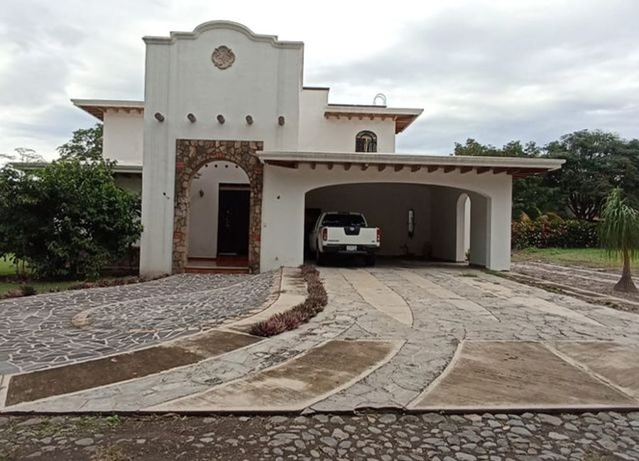 SE VENDE CASA EN COMALA 4 RECAMARAS 4 BAÑOS, 1281 MTS DE TERRENO, COTO ...