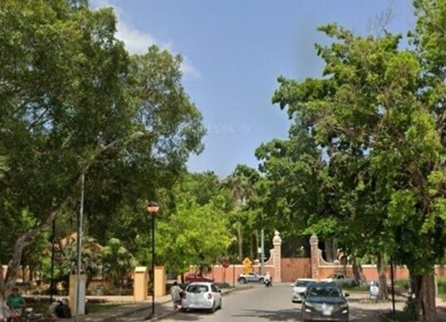 CASA EN VENTA CON TERRENO EN MERIDA F-21198, 1 REC. CHICHI SUAREZ ...