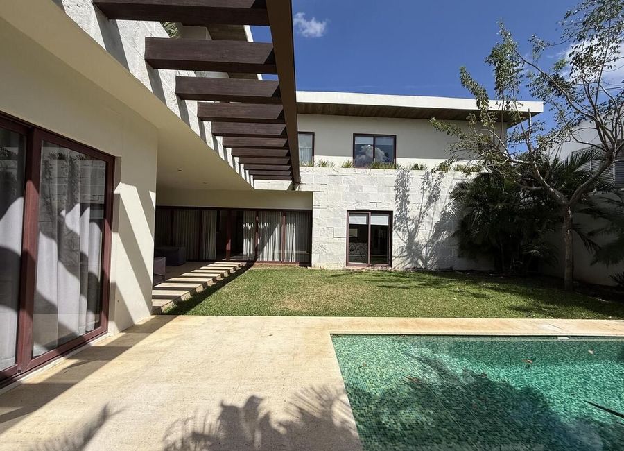 CASA EN VENTA EN PRIVADA MANANTIALES DE COCOYOLES, MÉRIDA. | Lamudi.com.mx