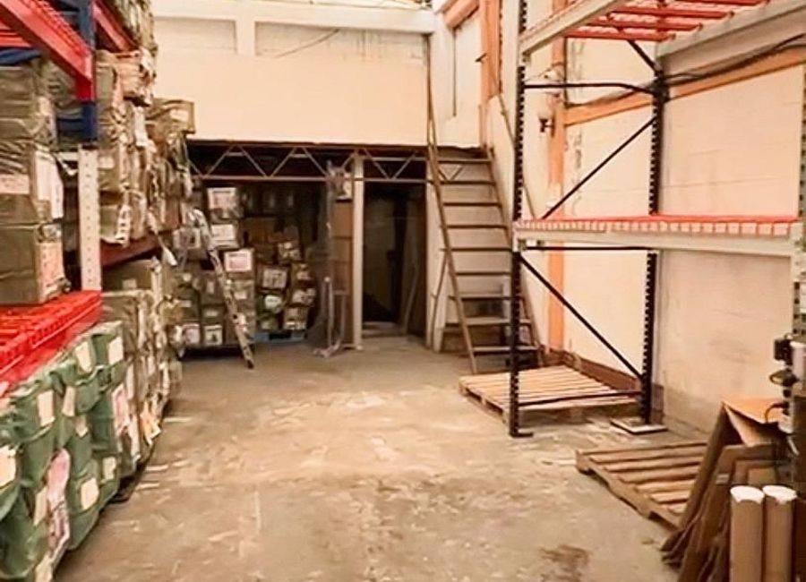 Bodega para almacenaje, 80m2 con anaqueles industriales metro Villa de ...