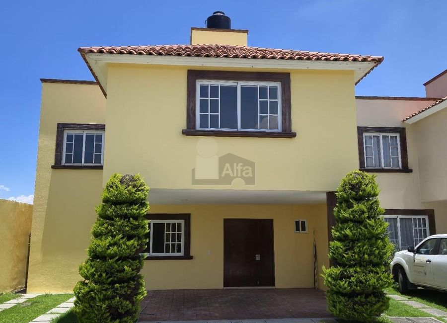 Residencia de 4 habitaciones con baño cerca de Town Square Metepec ...