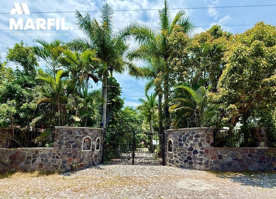 Hermosa Casa en Venta en el Chivato Colima Coto Privado Majestuosa ...