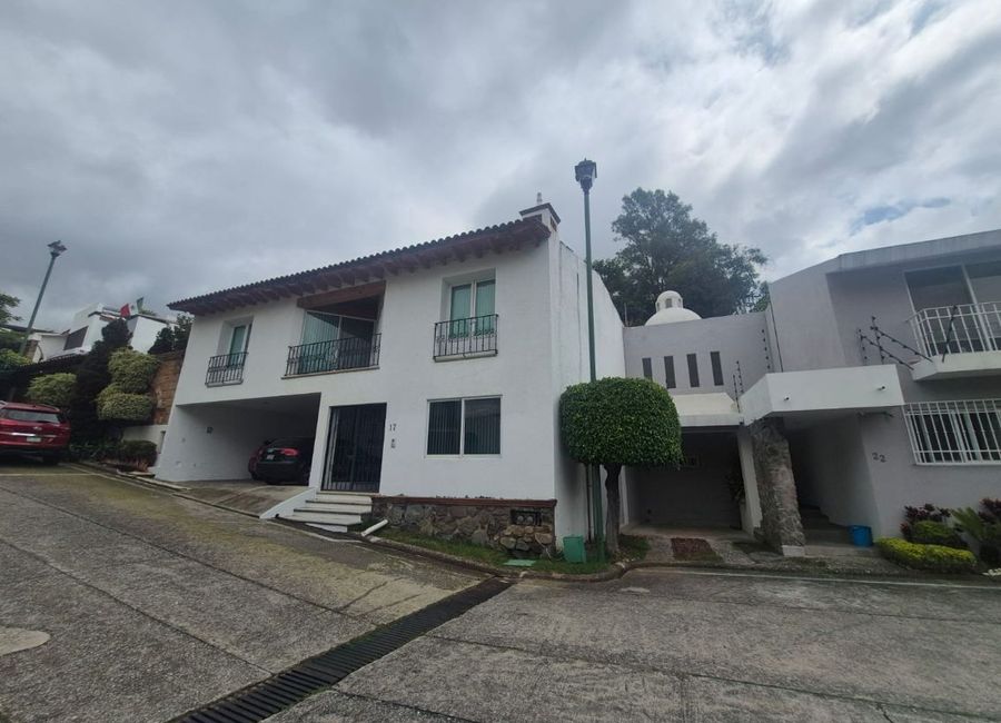 Casa en Fraccionamiento en Santa María Ahuacatitlán Cuernavaca - LLR ...