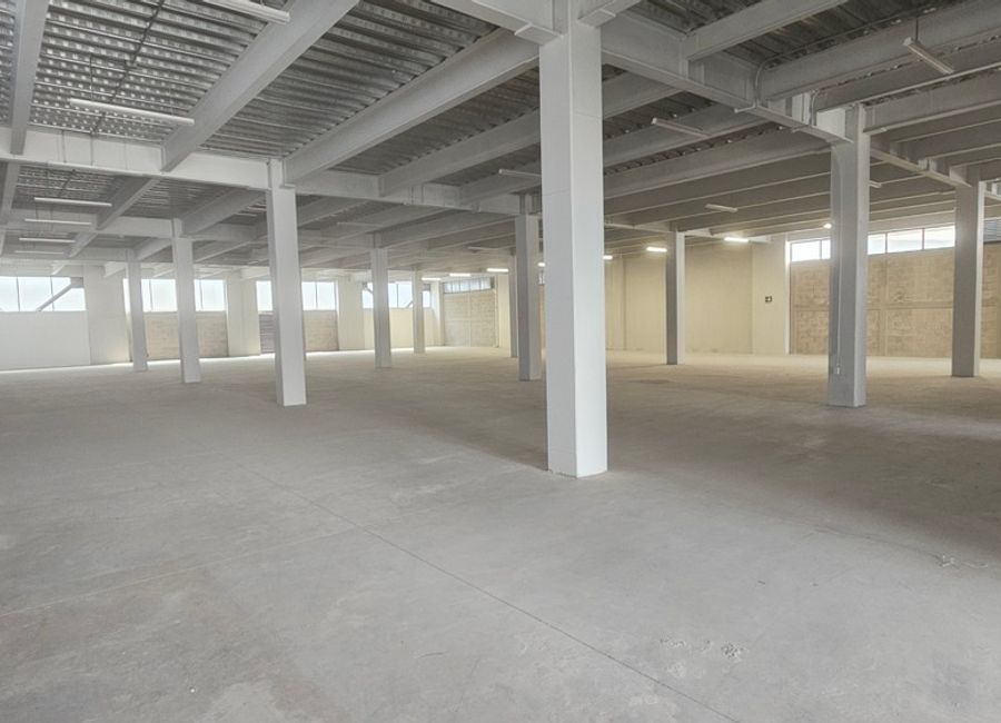Bodega 312m2 con acceso a trailer y camionetas en Central Poniente ...
