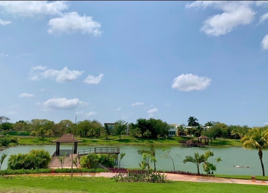 Lote en venta con vista al lago central, Privada Kilil, Yucatán Country ...