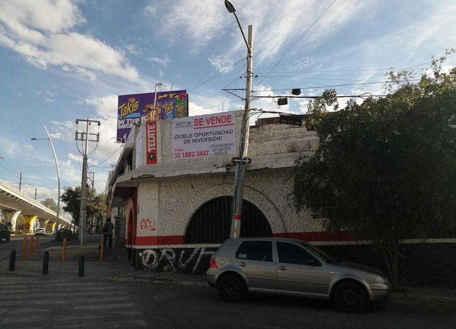 Edificio Comercial en Av. Revolución en Tlaquepaque | Lamudi.com.mx