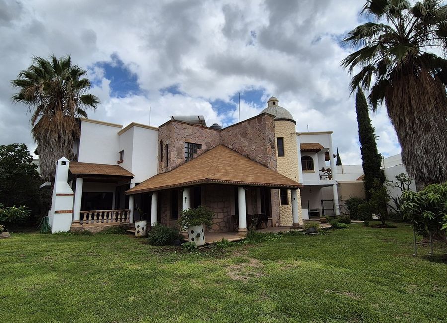 Casa de campo en venta en Salida Quiroga, Morelia | Lamudi.com.mx