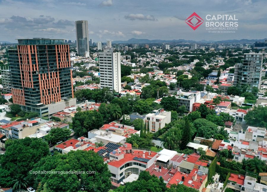 Casa de Lujo en Venta en Colonia Ideal para Desarrollar Torre de ...