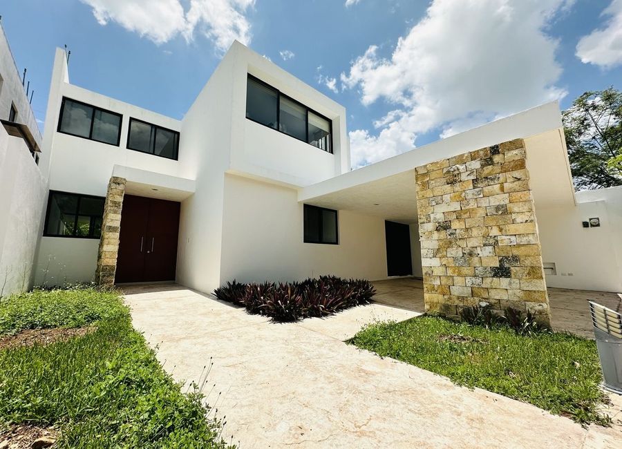 Casa en venta en Privada en Santa Gertrudis Copó de 4 habitaciones (1 en P.B.) | Lamudi.com.mx