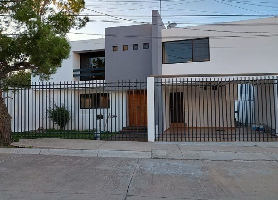 Casa en Venta en Colinas del Parque | Lamudi.com.mx