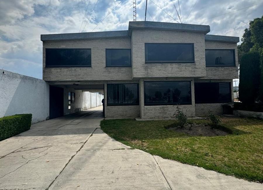 VENTA DE EDIFICIO COMERCIAL PARA OFICINAS EN METEPEC MUY CERCA DE GALERÍAS | Lamudi.com.mx