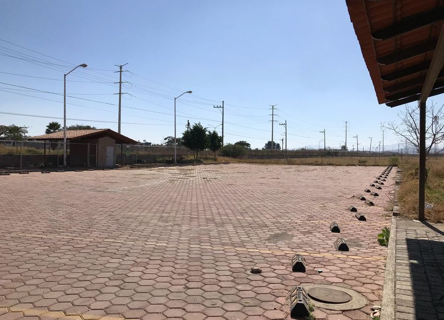 TERRENO RENTA 4,000 M2 INCLUYE 300 M2 ALMACEN, Anden Guadalajara ...