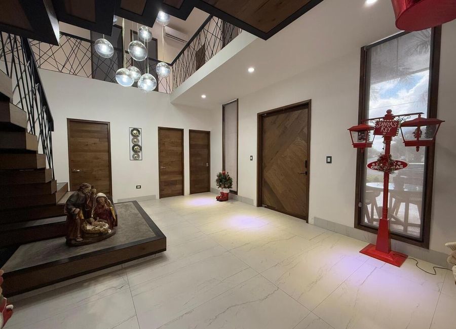 CASA DE LUJO EN VENTA CON AMPLIO TERRENO EN PRIVADA BLUE CEDAR, KIKTEIL. | Lamudi.com.mx