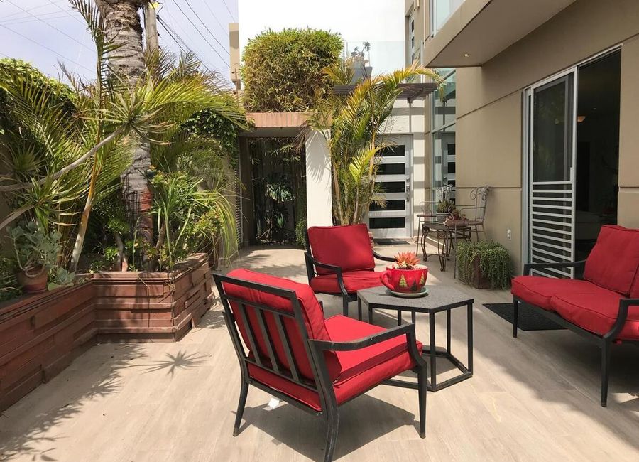 Home For Rent Blocks From The Beach | Lamudi.com.mx