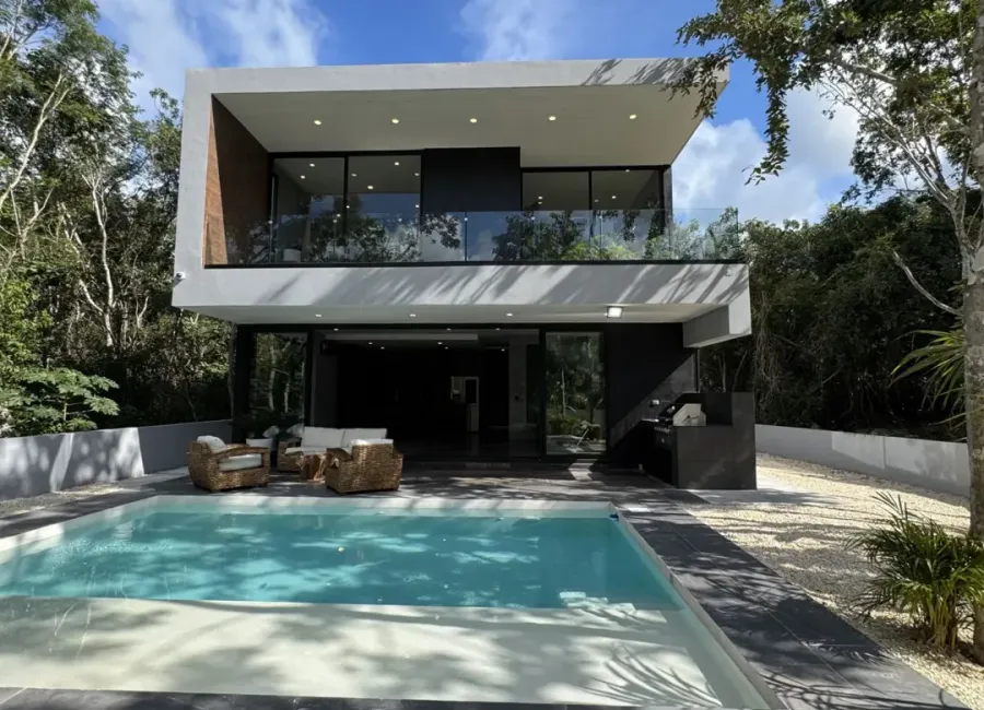 Casa con alberca privada, con club de playa y casa club, en venta, Xpu ...