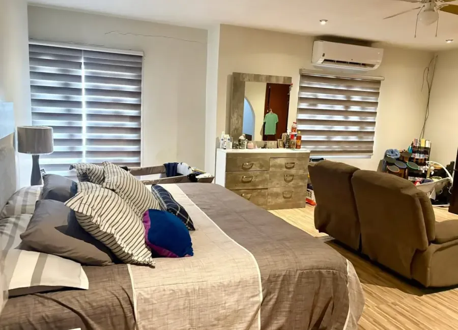 casa en venta con alberca y departamento independiente | Lamudi.com.mx