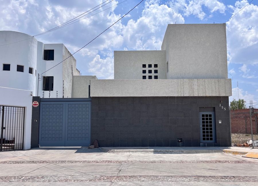 CASA EN VENTA COLINAS DEL PARQUE | Lamudi.com.mx