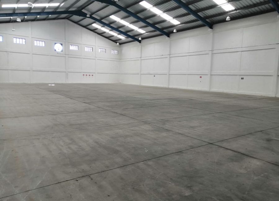 Bodega de 1,300 m² con andén y oficina en parque industrial Bruno ...