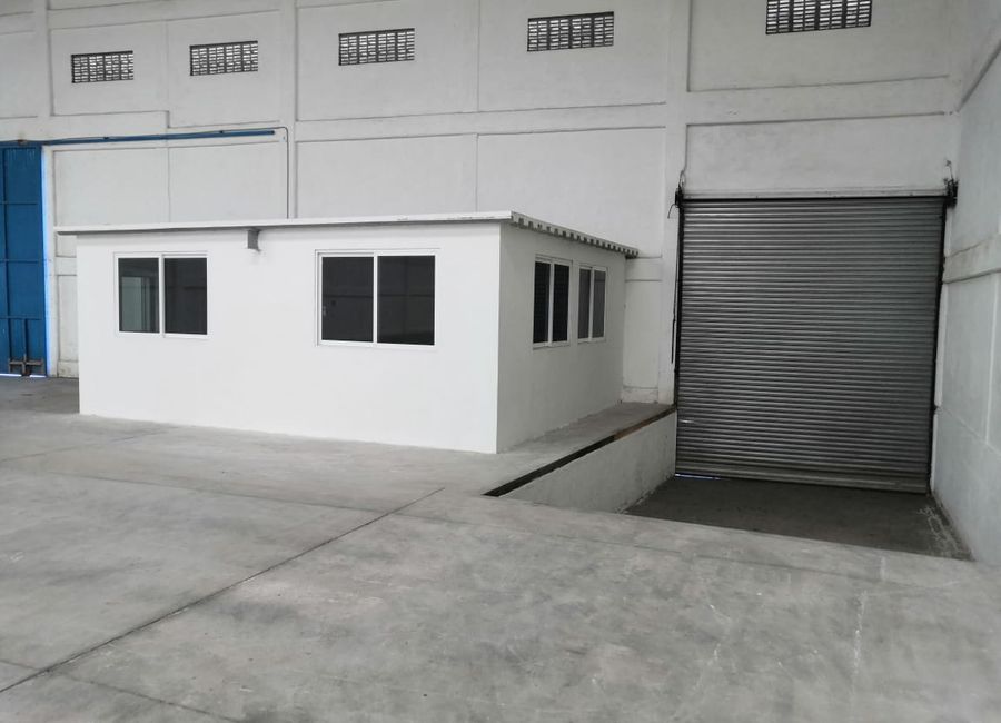 Bodega de 1,300 m² con andén y oficina en parque industrial Bruno ...