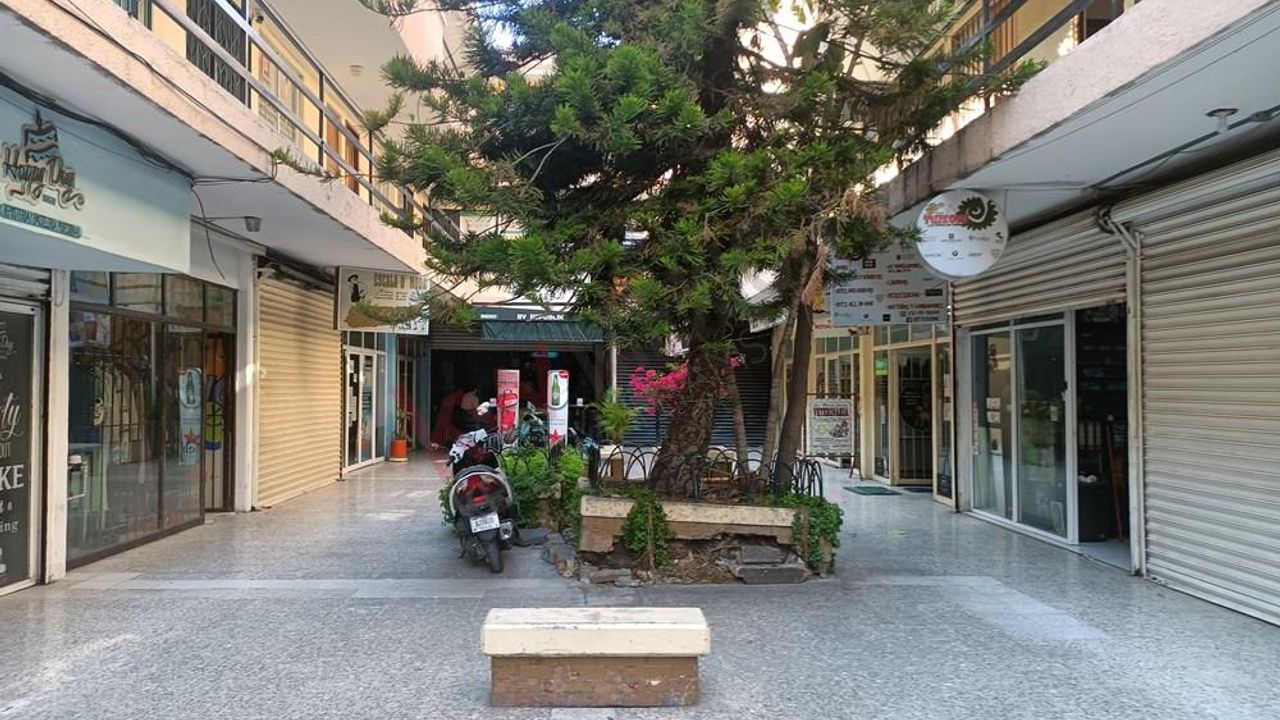 Local Comercial en 2do Nivel en Plaza Las Maria Luisas, Av. Revolución. | Lamudi.com.mx