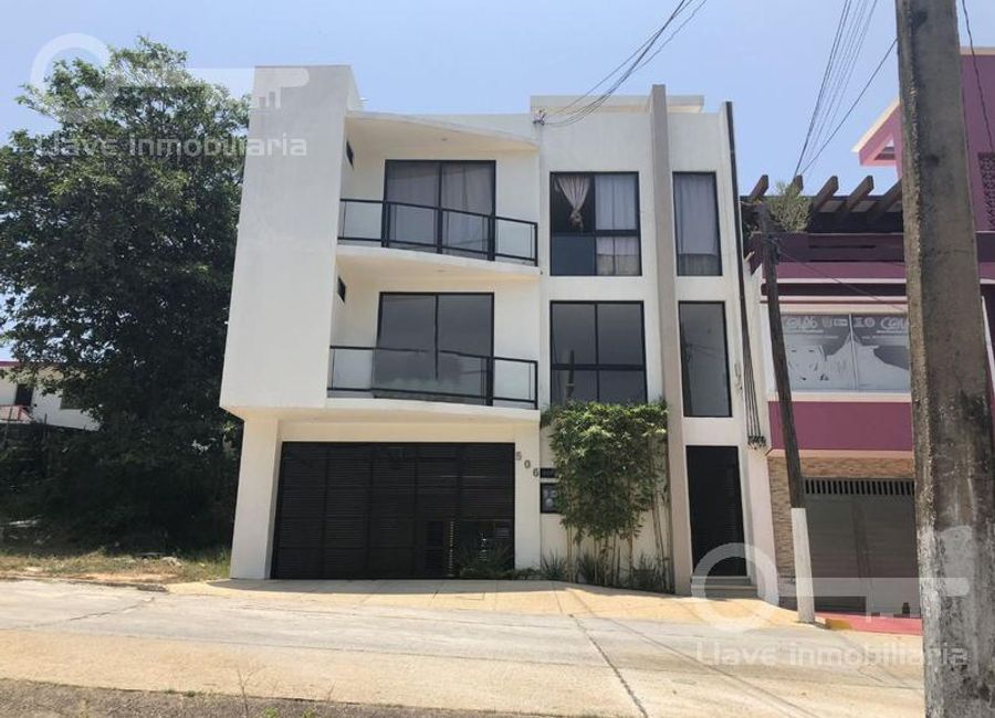 Venta de Edificio con 4 departamentos en Calle Cuauhtémoc, Col. Centro, Coatzacoalcos, Ver ...