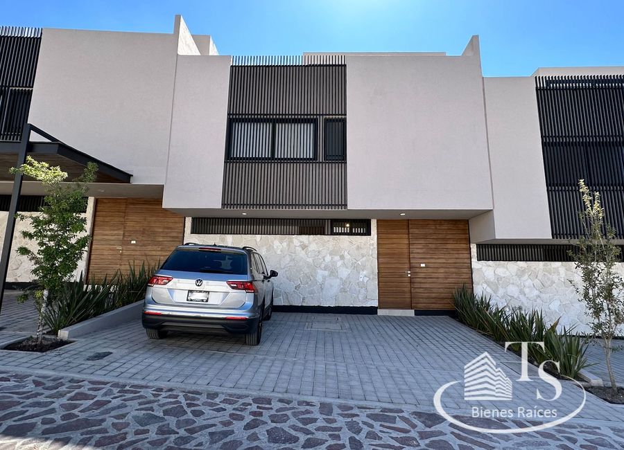 Venta CASA Nueva en ZIBATA con Roof Garden | Lamudi.com.mx