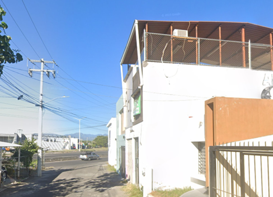 VENTA DE CASA EN CIUDAD DE VILLA ALVAREZ COLIMA DE LA COLONIA SENDEROS ...