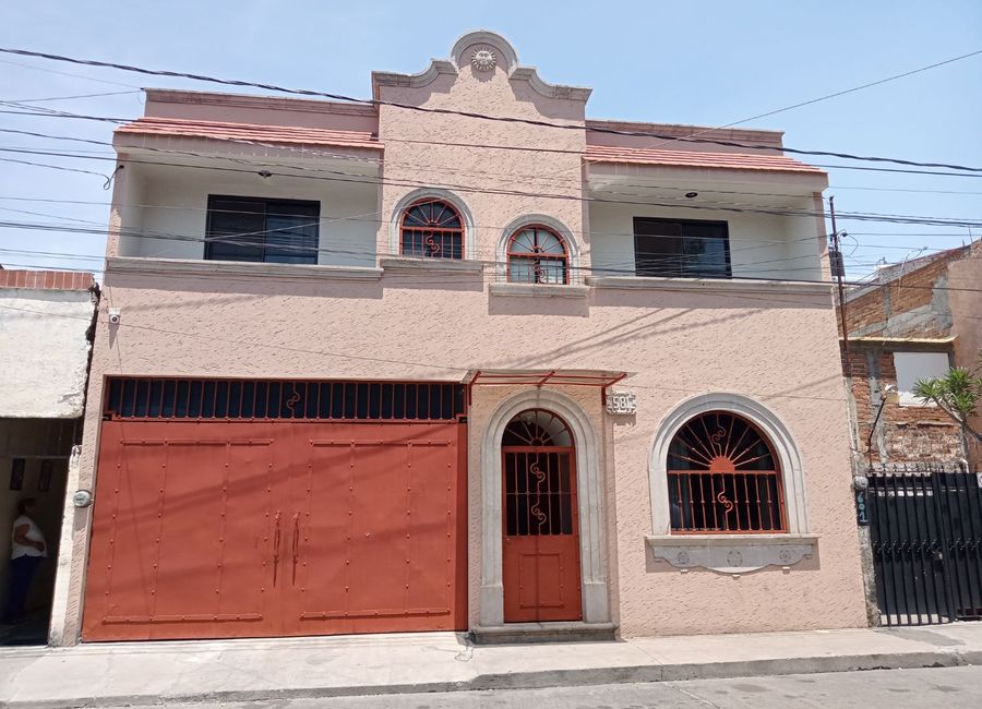 CASA FELIX IRETA | Lamudi.com.mx
