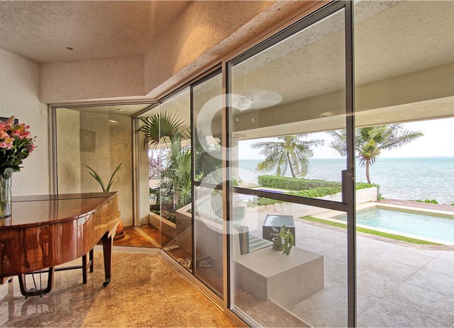 Casa en Venta en Cancun Frente Al Mar en Las Quintas Zona Hotelera | Lamudi.com.mx