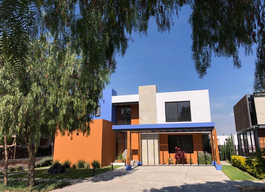 VENTA DE CASA MODERNA EN BALVANERA QUERETARO | Lamudi.com.mx