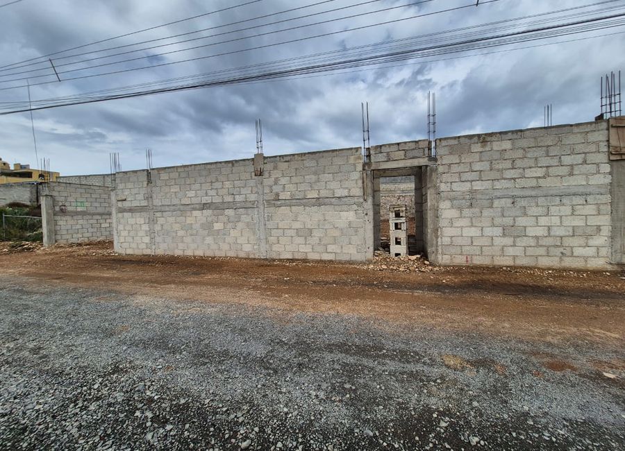 TERRENO DE 386 M2 EN PASEOS DE LA REYNAS | Lamudi.com.mx