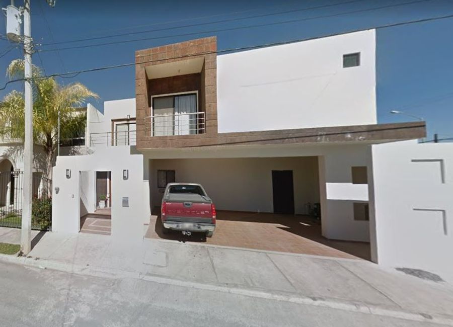 HERMOSA CASA A 5 MIN DE LA UVM EN LA COL VALLE REAL | Lamudi.com.mx