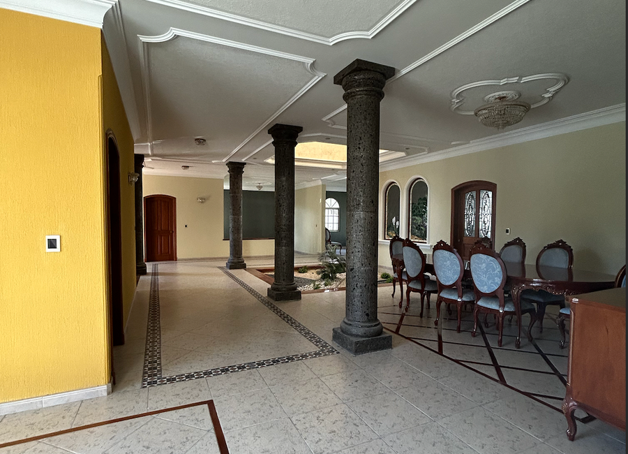 HERMOSA CASA EN EXCLUSIVO FRACCIONAMIENTO EN SAN FCO DEL RINCON | Lamudi.com.mx