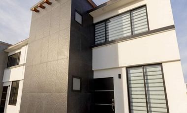 Casa en Venta en Villa Asturiana, León. Gto. a 700m del puente del ...