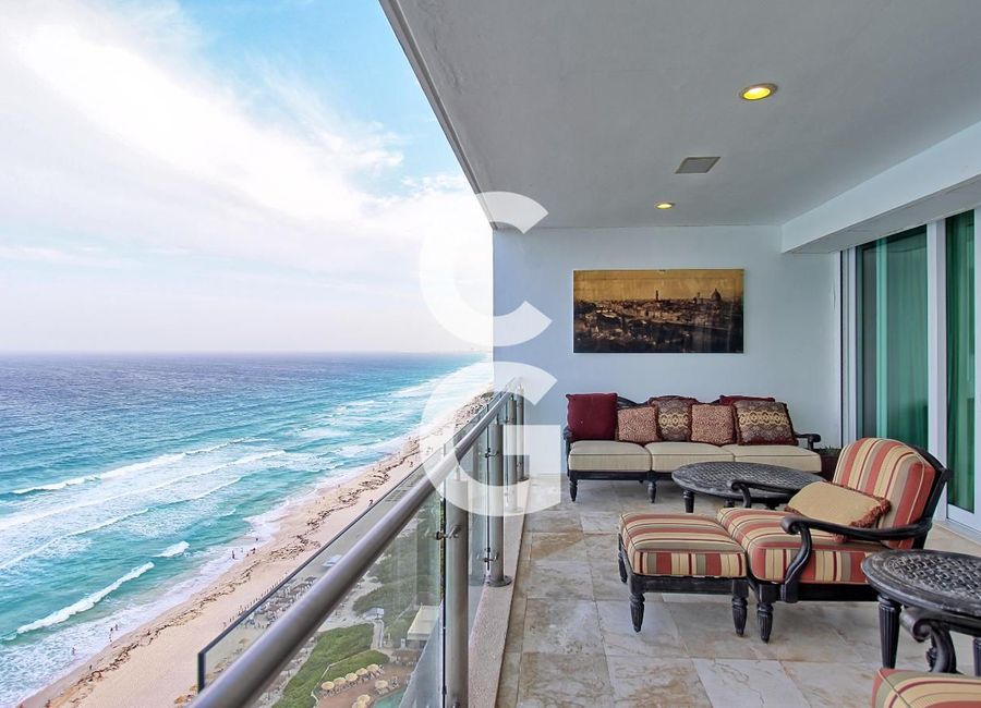 Departamento en Venta en Cancún en Emerald con 6 Recámaras y Jacuzzi | Lamudi.com.mx