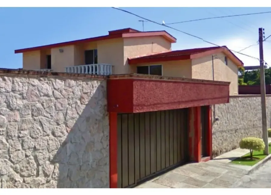 CASA EN VENTA DE REMATE BANCARIO EN FRACC. MANANTIALES, CUAUTLA, MOR. | Lamudi.com.mx