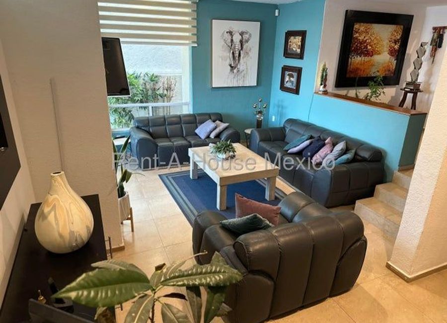 Casa con estudio, cuarto de servicio, 4 recamaras. VENTA - Real de ...