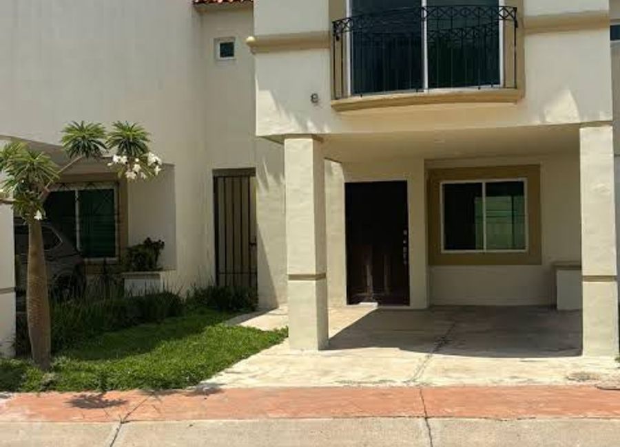 CASA EN REMATE BANCARIO ALTA PLUSVALIA COTO FRACCIONAMIENTO PRIVADO | Lamudi.com.mx