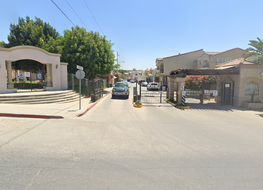 CASA EN VENTA DE RECUPERACION BANCARIA, Vernon, Urbi Quinta Marsella ...