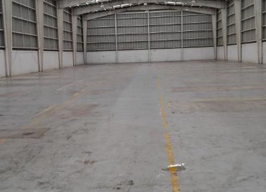 Nave Industrial y/o Almacenamiento con Andens y rampa y patio en Parque ...