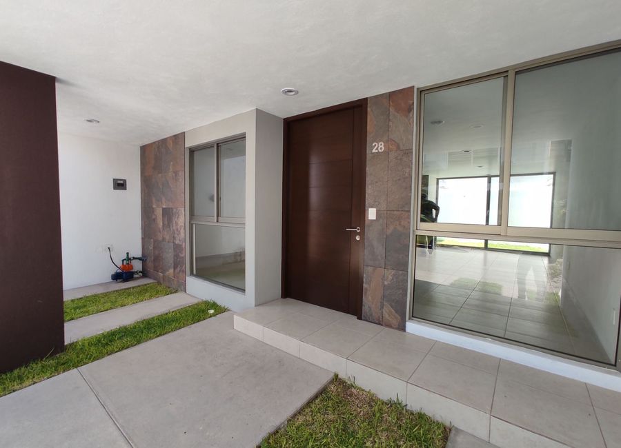 Casa con estudio y estar de tv en Sendas Residencial | Lamudi.com.mx